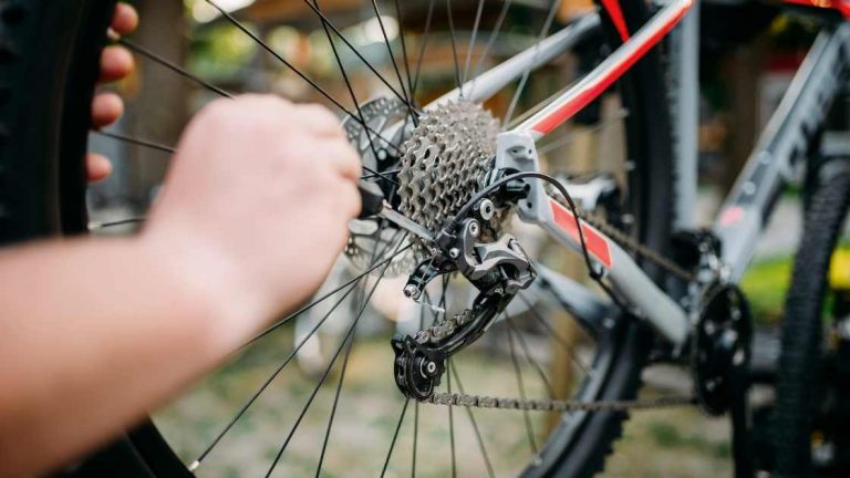 Bike Chain Slipping When Pedaling Hard – How To Fix – Easy Solution